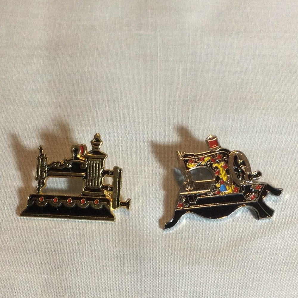 Vintage Clotilde Antique Sewing Machine Lapel Pin/Bro… - Gem